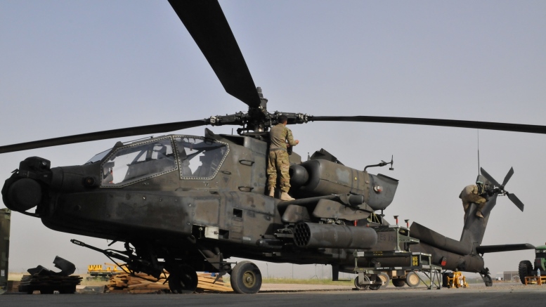 US Apache Gunships Back Iraqi Forces in Mosul Offensive | Military.com