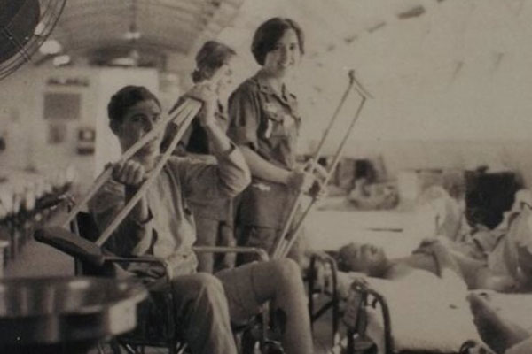 Vietnam Army Nurse Honors Women who Served | Military.com