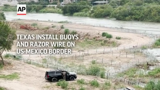 Texas Installs Buoys and Razor Wire on US-Mexico Border | Military.com